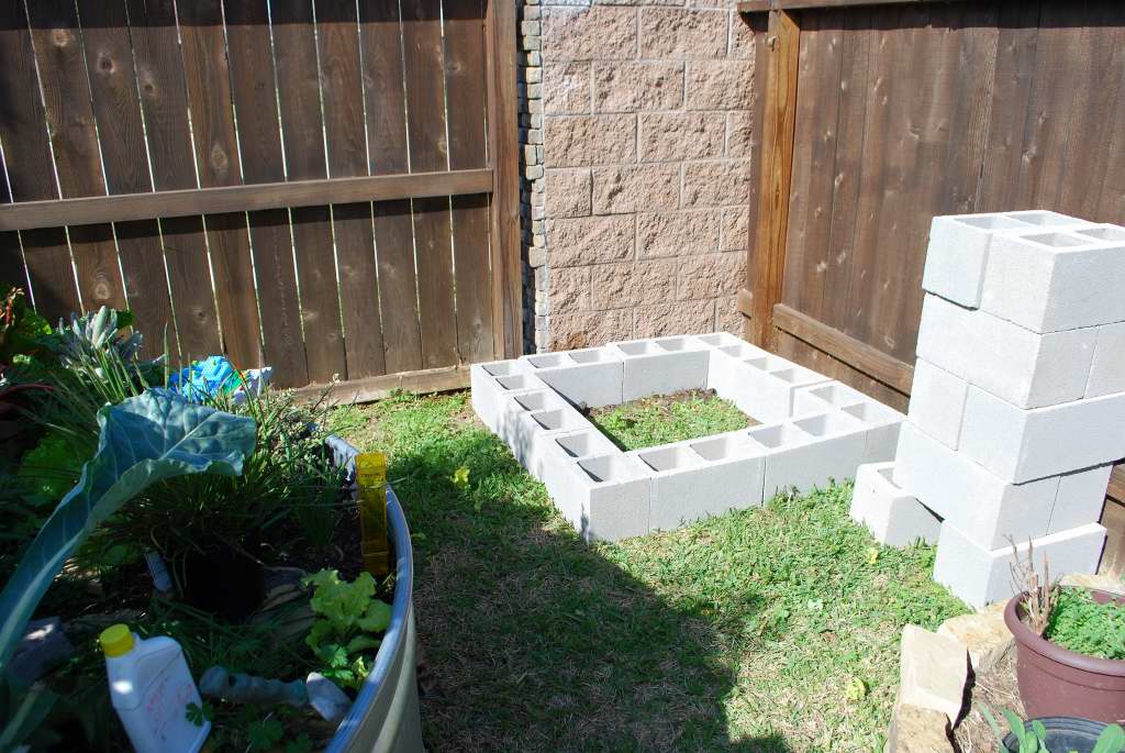 Centerpointe Communicator: Cinder block garden: design, build, and ant ...