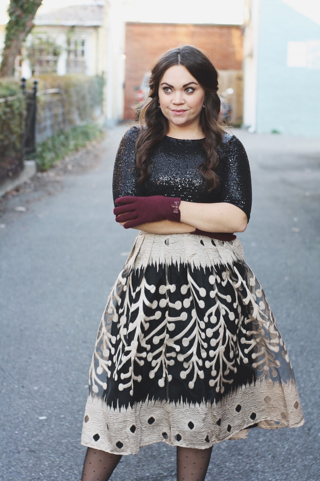 NINETEEN FIFTIES | Tusks and Tails