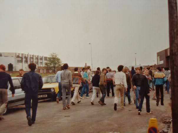 Football Hooligan Pictures: TWENTY PICTURES: Birmingham v Leeds riot 11 ...