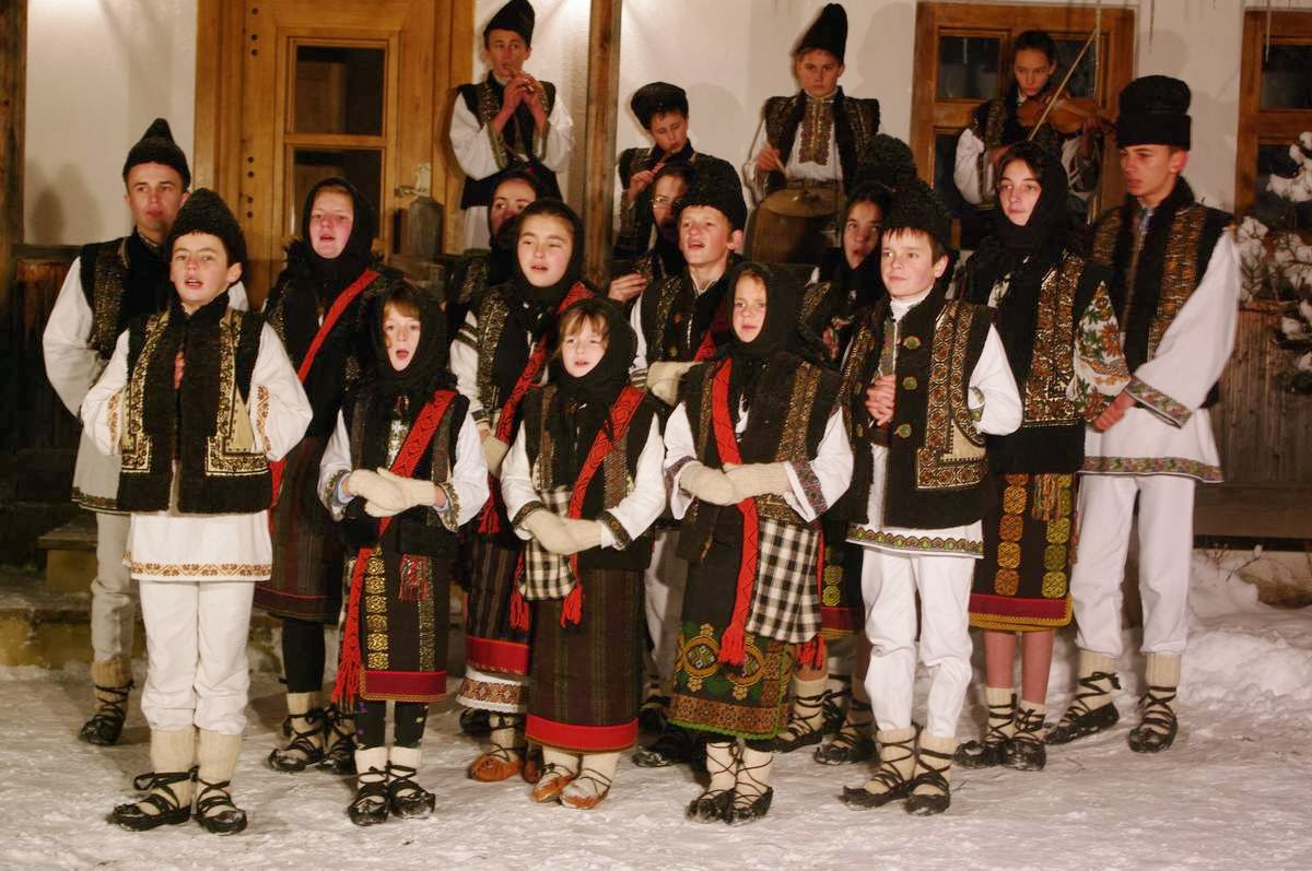 Romania Megalitica: CRACIUNUL, celebrarea naşterii Domnului. CINE ESTE ...