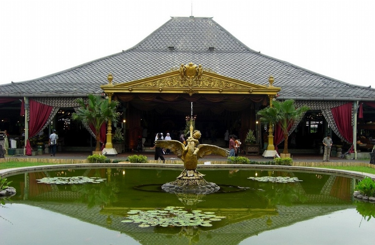 9 Nama Istana dan Kraton Raja serta Tempatnya di Indonesia ~ Ruana Sagita