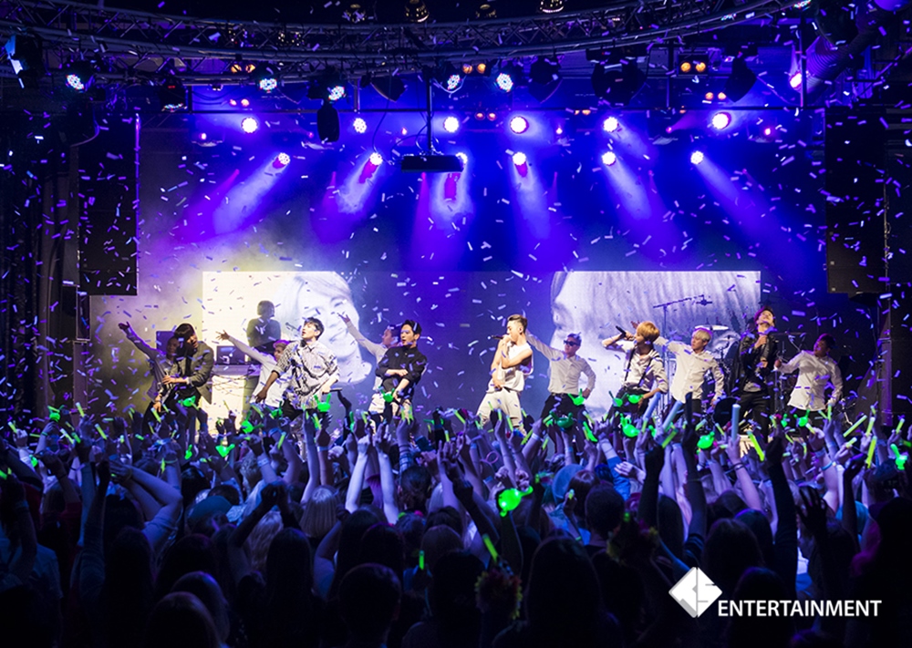 BYS: [NAVER] BAP LOE 2016 Europe Awake Photos Part 1