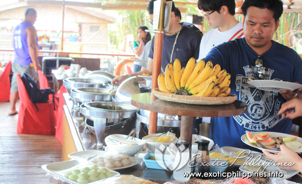 5 Must Know About Bohol’s Floating Restaurant
