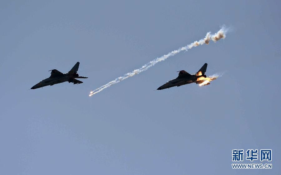 China Defense Blog: Photos of the day: HJ10 heavy ATGM