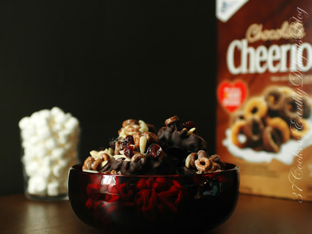 37 Cooks: Fruit & Nut Chocolate Cheerios Clusters
