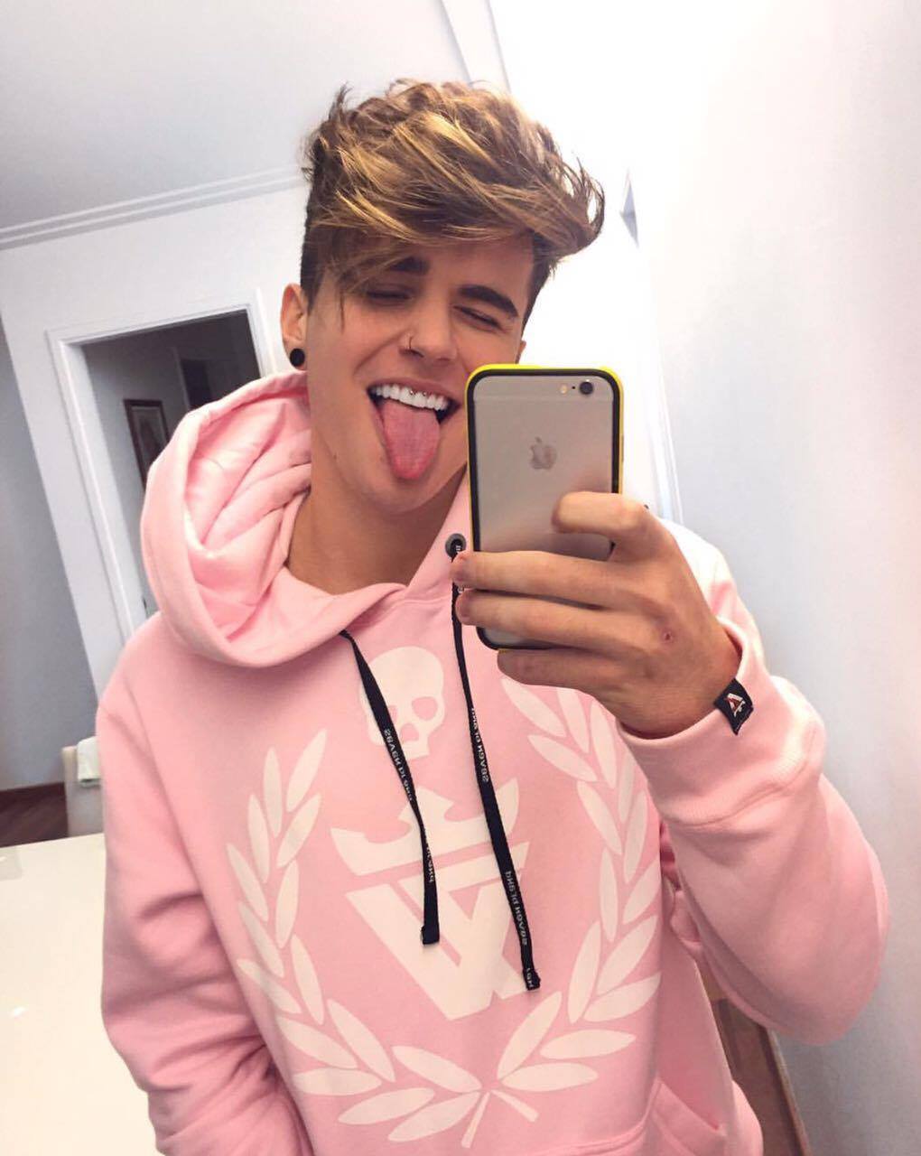 Lovely Boys: Alex Mapeli