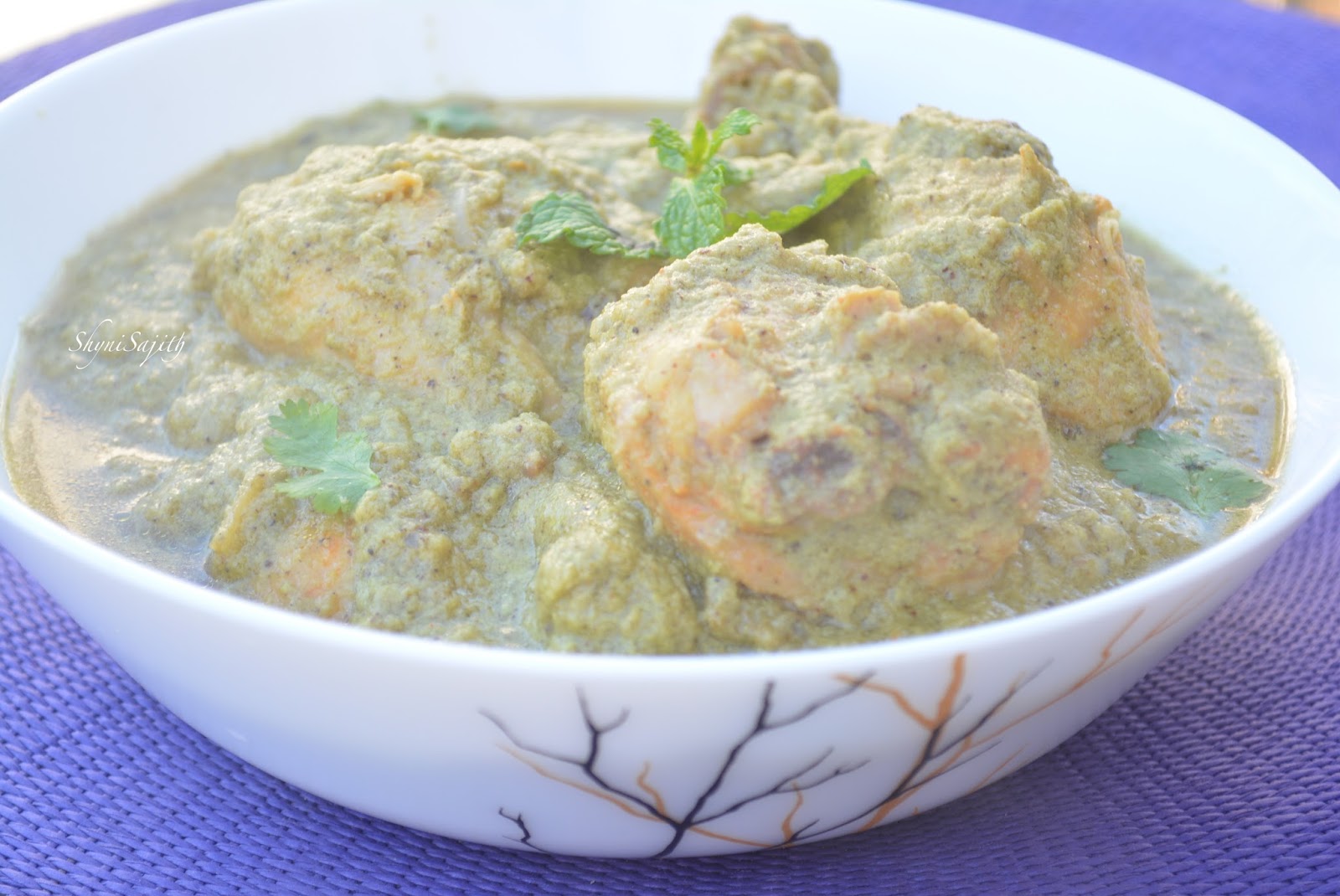 My Cooking Experiments.........: Goan Green Chicken Curry