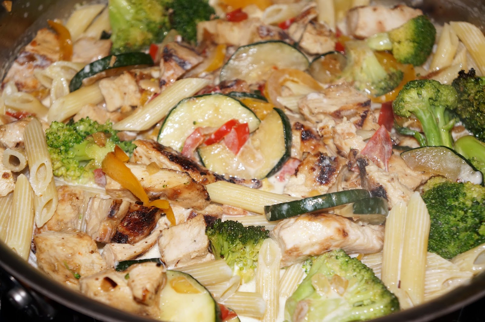 adorned abode archive: Confetti Chicken and Veggie Pasta