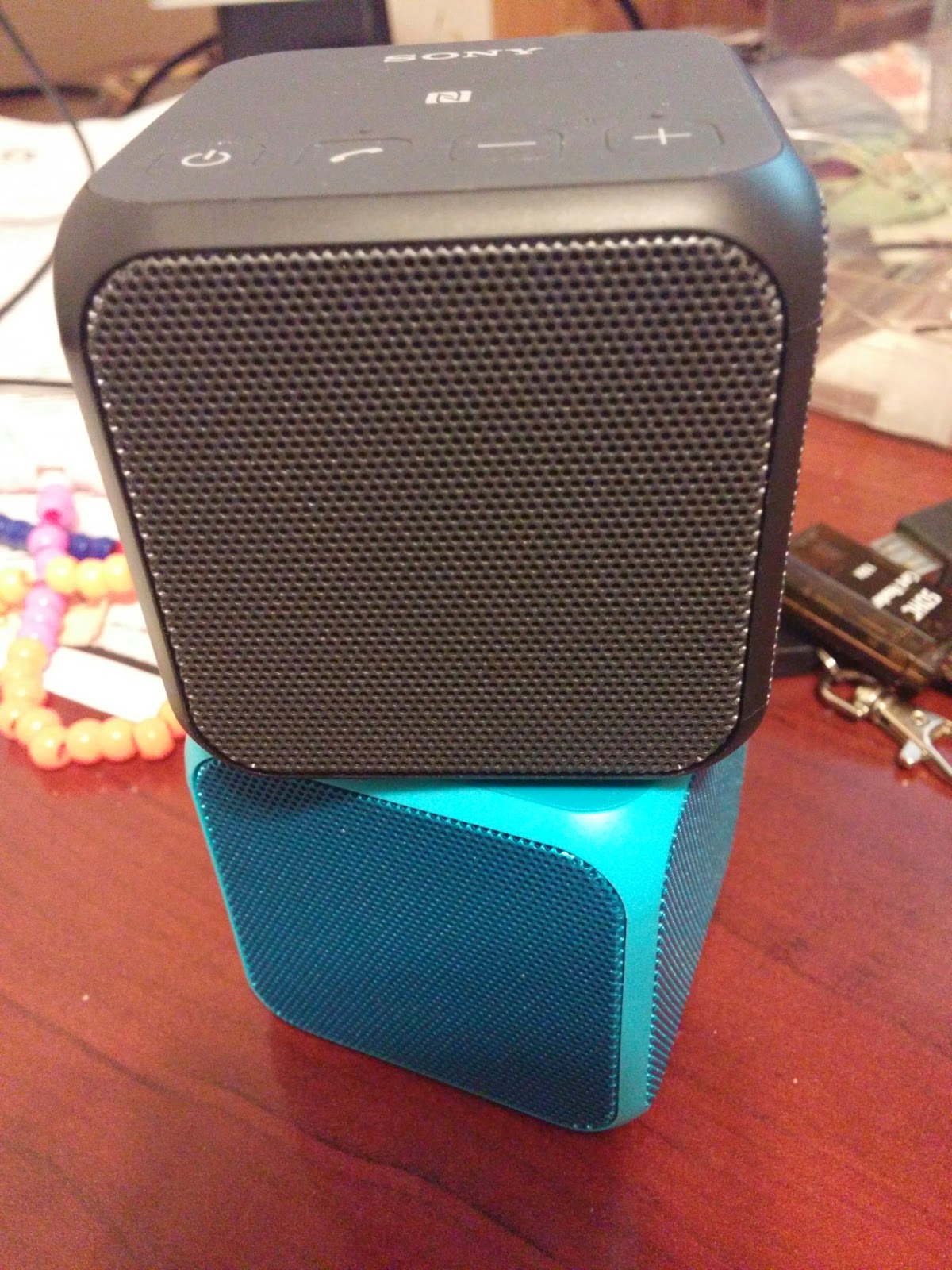 Sony's tiny cube speakers can deliver you true stereo