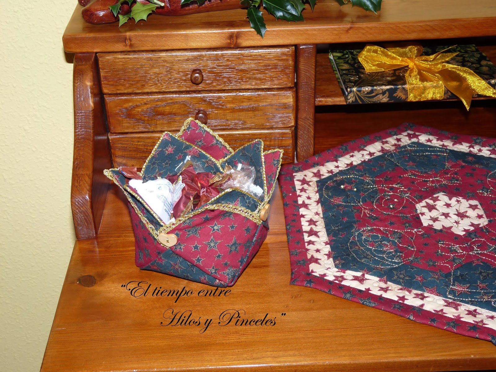 EL TIEMPO ENTRE HILOS Y PINCELES: ADORNOS NAVIDEÑOS DE PATCHWORK.