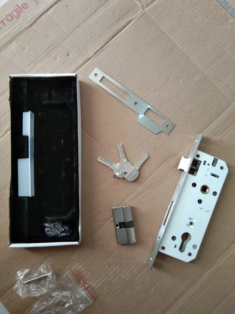 Komponen & Hardware Pintu Swing - Arsitur Studio