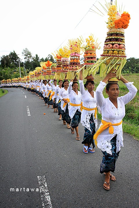 Bali Indonesia Holiday Travels: Gebogan Offerings | Bali Prosperity ...