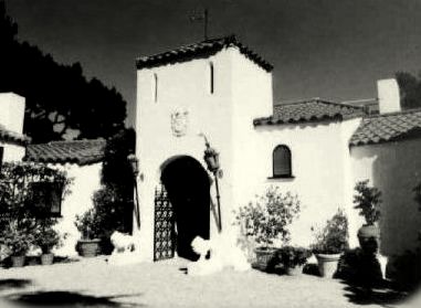 My Love Of Old Hollywood: Hollywood at Home: Rudolph Valentino's Falcon ...