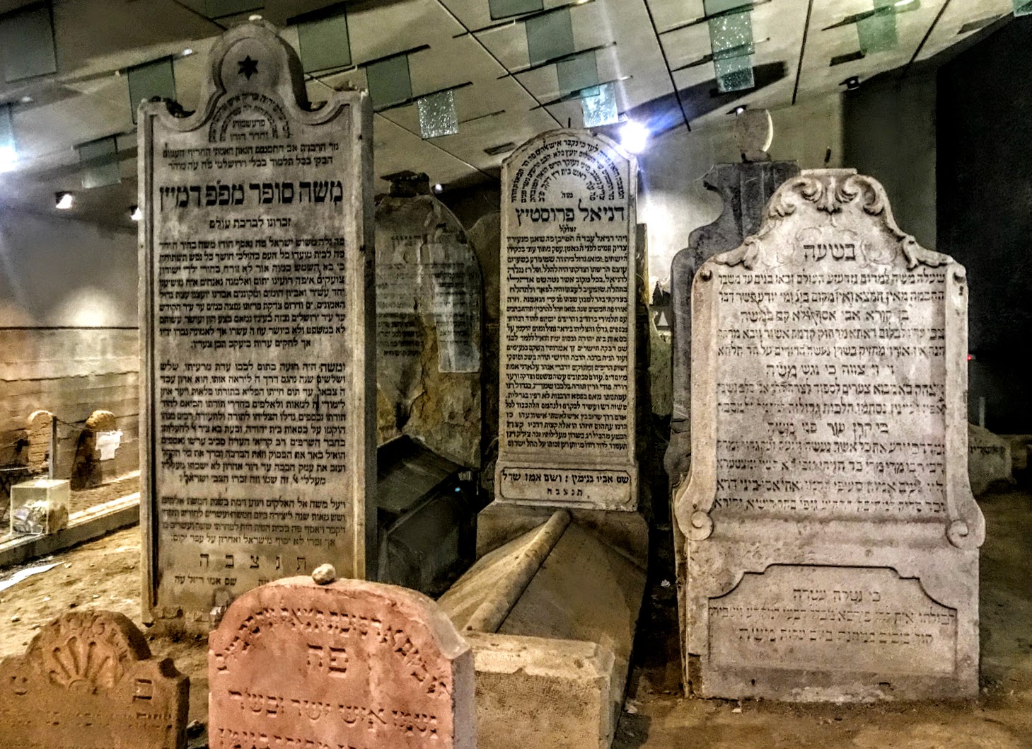 Patrick Comerford: How the Bratislava grave of Chatam Sofer became a ...