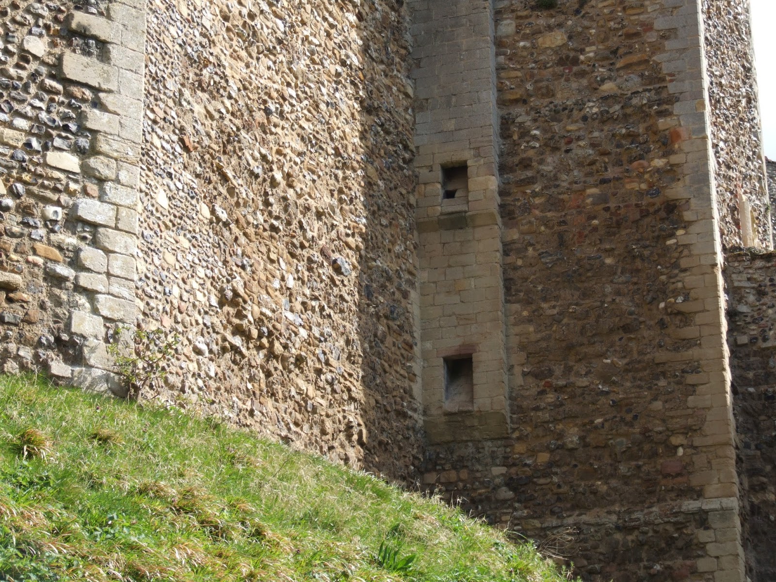 English Historical Fiction Authors: Privys, Garderobes and Latrines – a ...