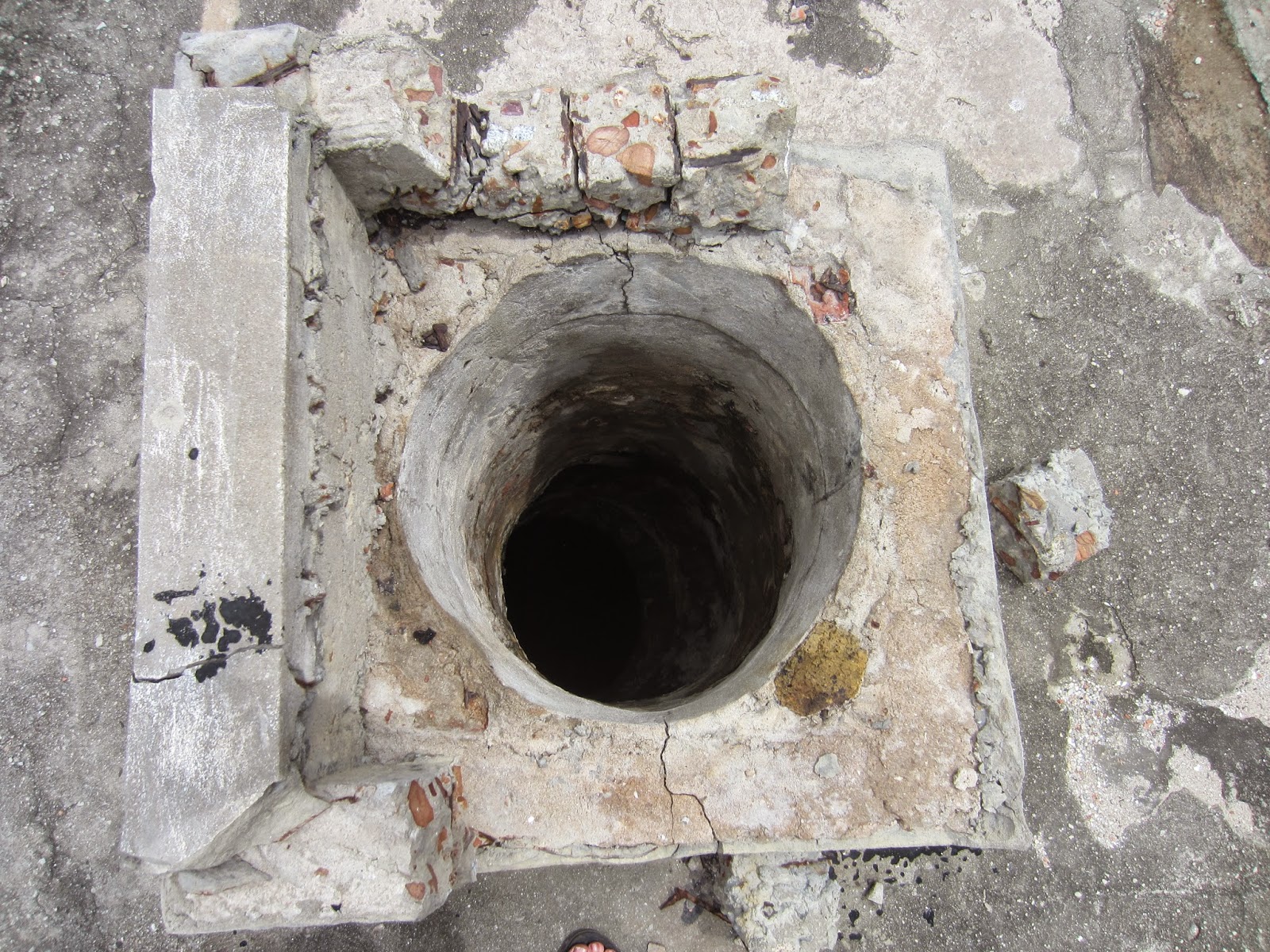 Souvenir Chronicles: AFRICA: GHANA, FORT WILLIAM (AKA ANOMABU )