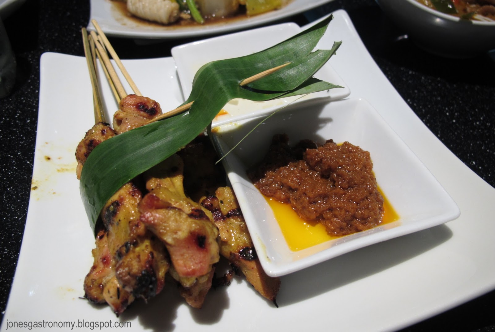 Jones' Gastronomy: The Thai Chic: Mango Tree Bistro