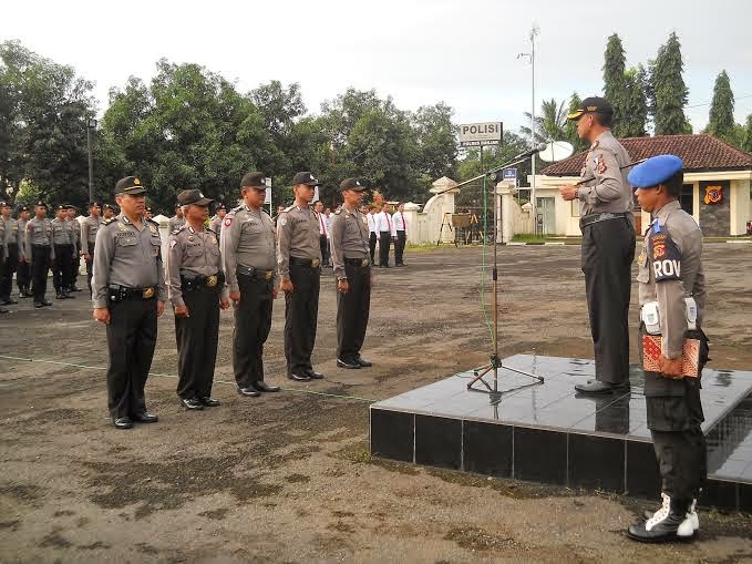 UPACARA KENAIKAN PANGKAT PAMA DAN BRIGADIR POLRI DI POLRES BANJAR | Bag Ops