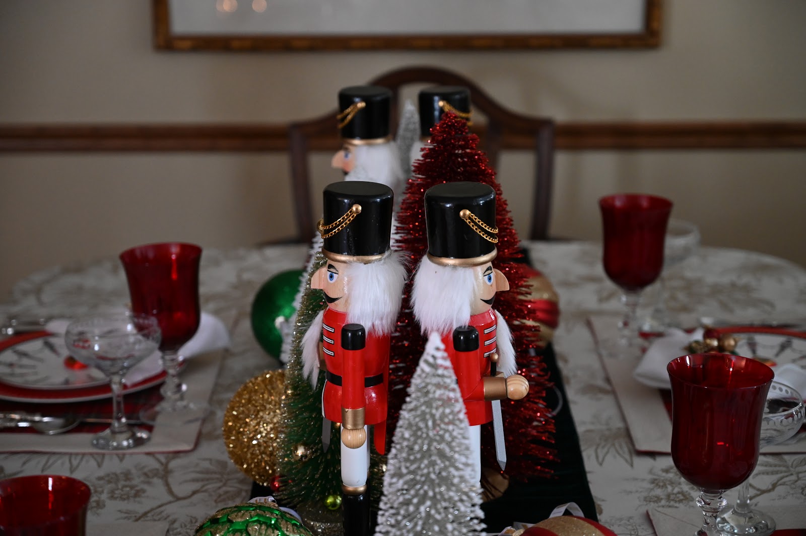 Home and Gardening With Liz: Festive Dining With Nutcrackers (T)