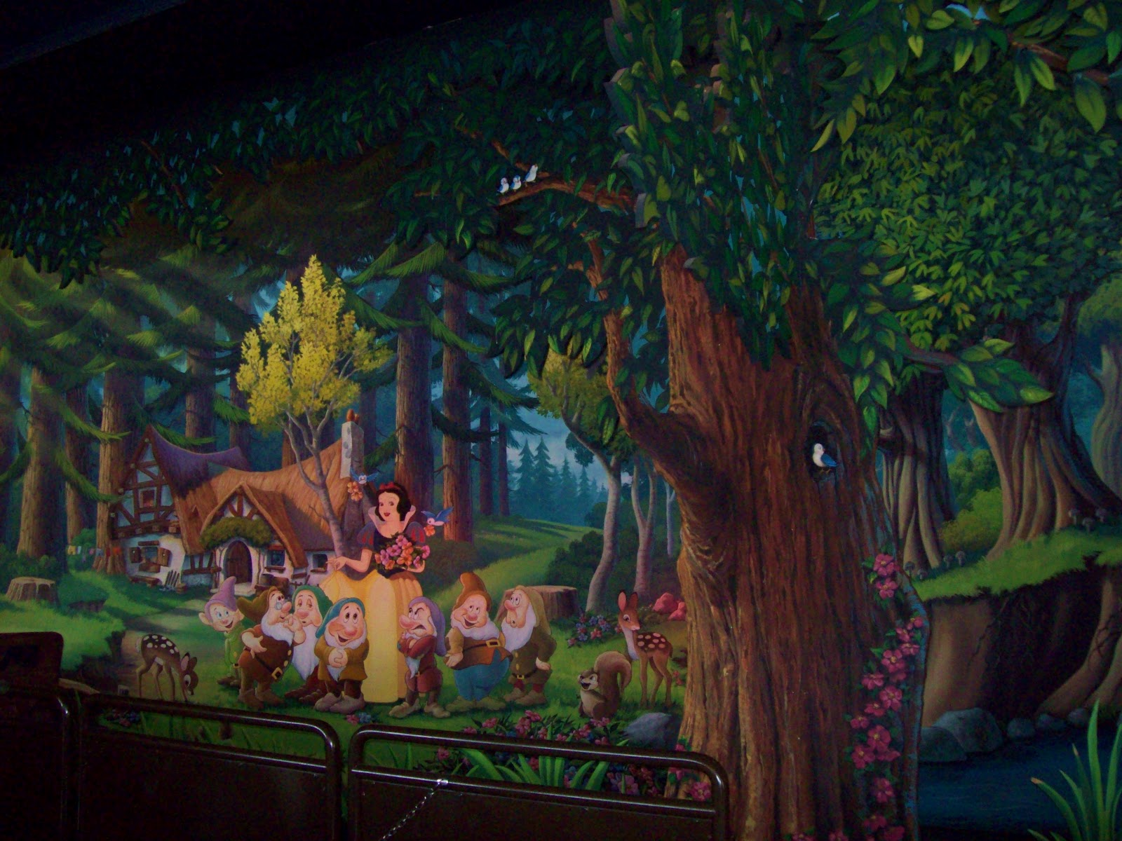 Disney Vacation Kingdom: Snow White's Scary Adventures