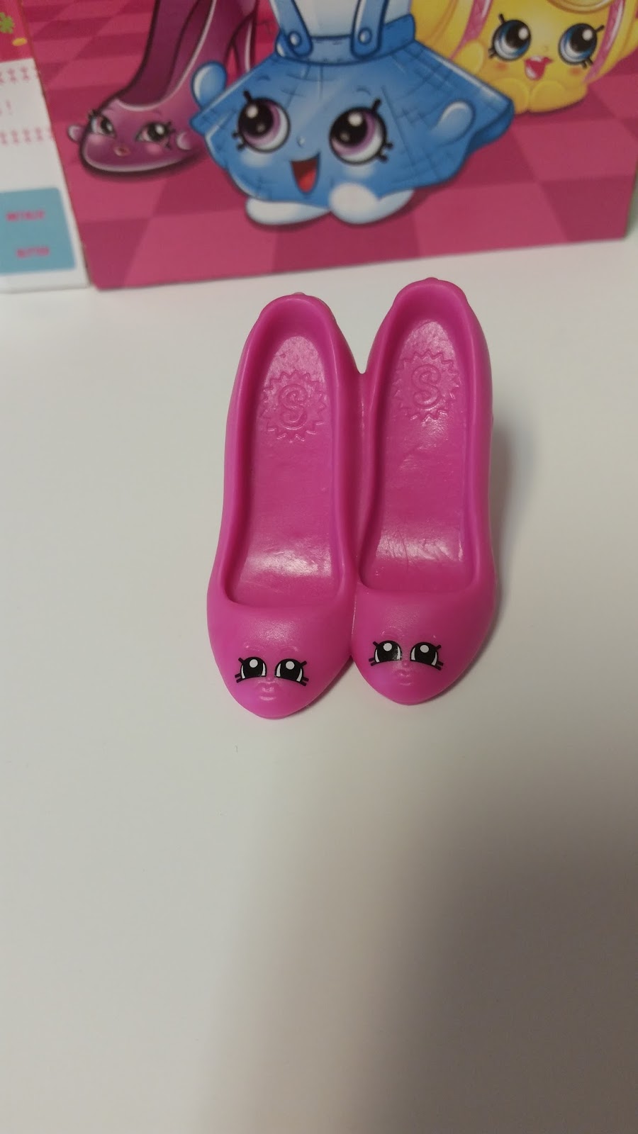 Never Grow Up: A Mom's Guide to Dolls and More: Shopkins Season 4 and ...