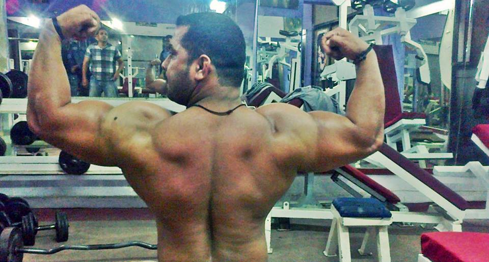 world bodybuilders pictures: karachi bodybuilder fayyaz