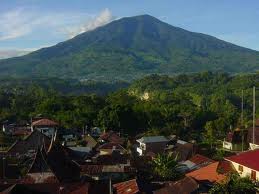 10 Gunung Favorit Pasaca Lebaran – theindonesiadventurer