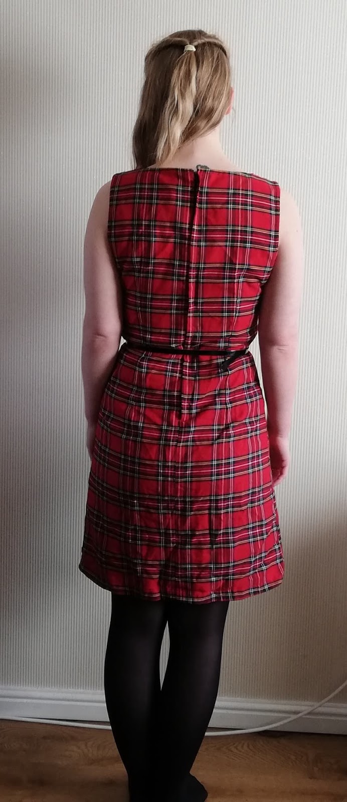 KnitWitsOwls: Simplicity 1252 "Jiffy" - Red Tartan Dress