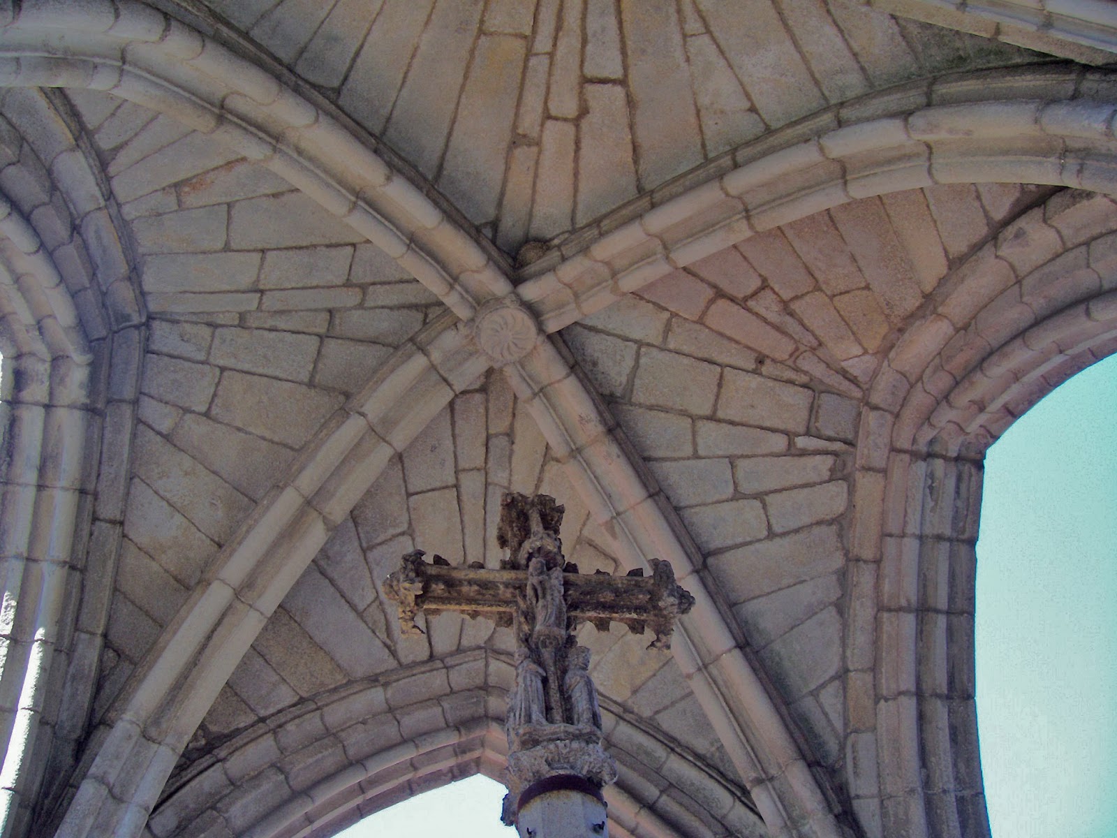 Abóbada, Construção em Forma de Arco