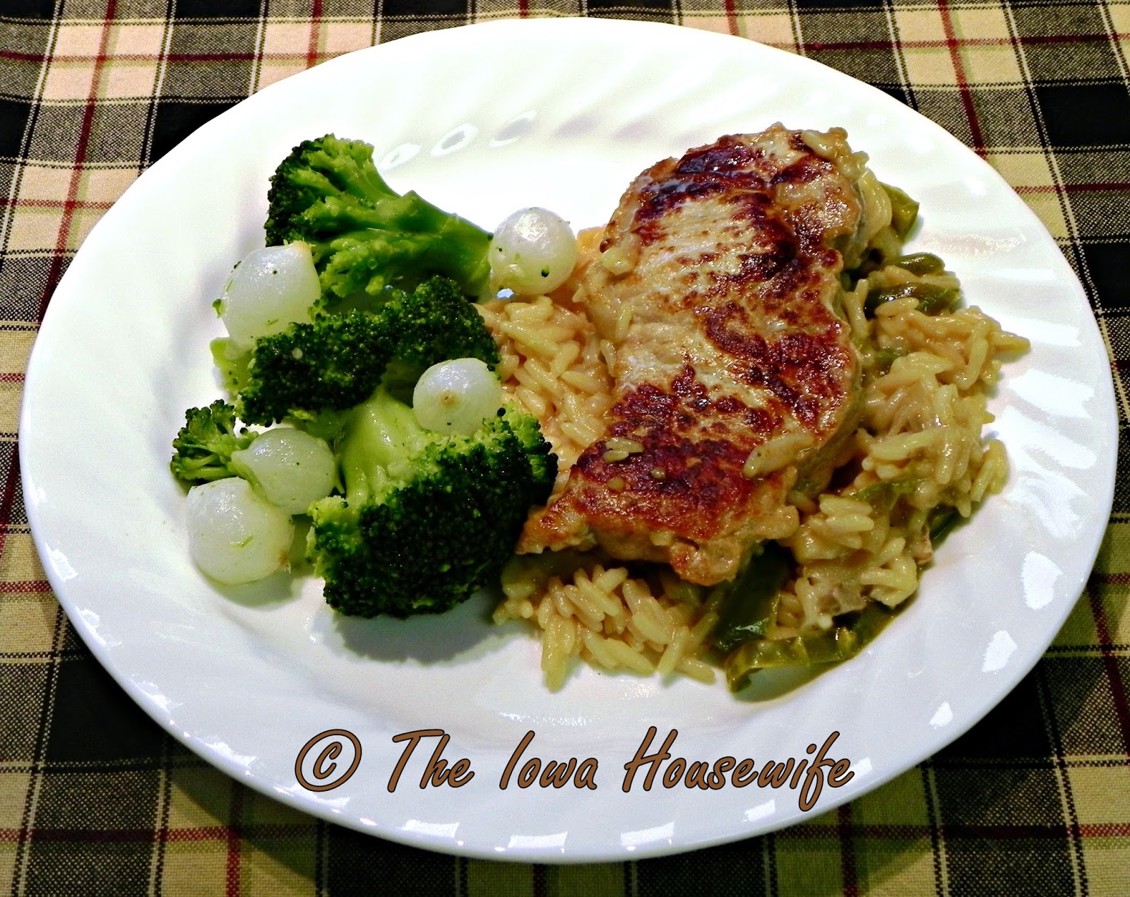 The Iowa Housewife: Baked Pork Chops and Rice