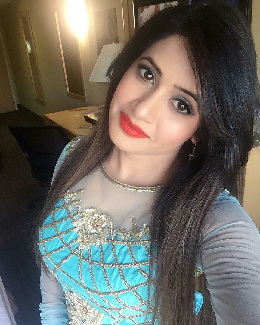 Tik Tok Beautiful Selfie Girls Saima Danyal Pakistani Mujra Dancer