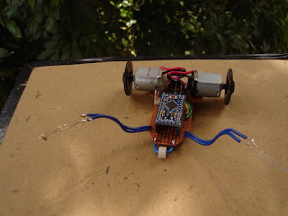 Robotech Maker: Arduino Light Seeking Robot(7$)