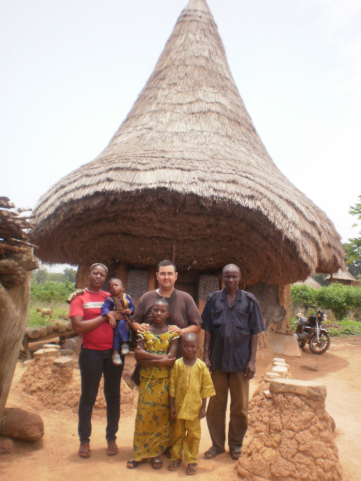 KORHOGOTIK: NIOFOIN: AL CORAZÓN DEL PAÍS SENUFO