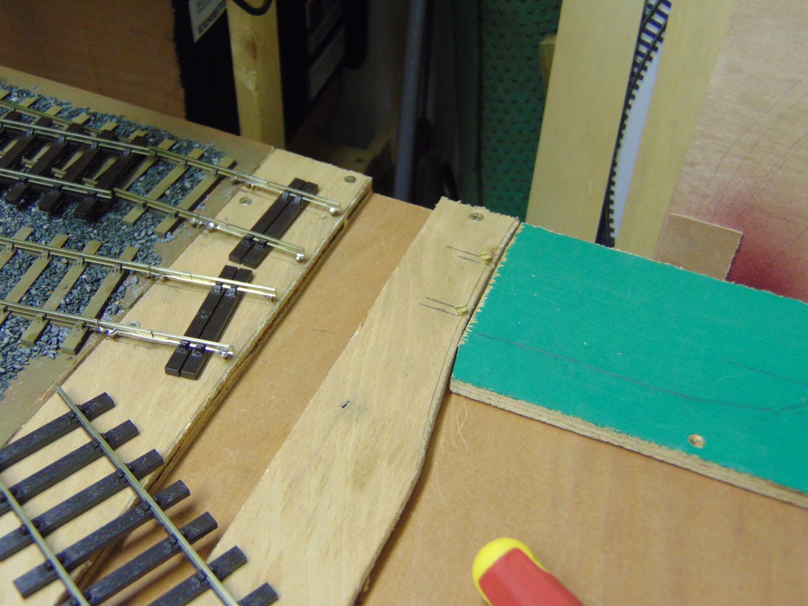 Dorset Railway Modelling: O gauge layout fiddle yard conundrum.