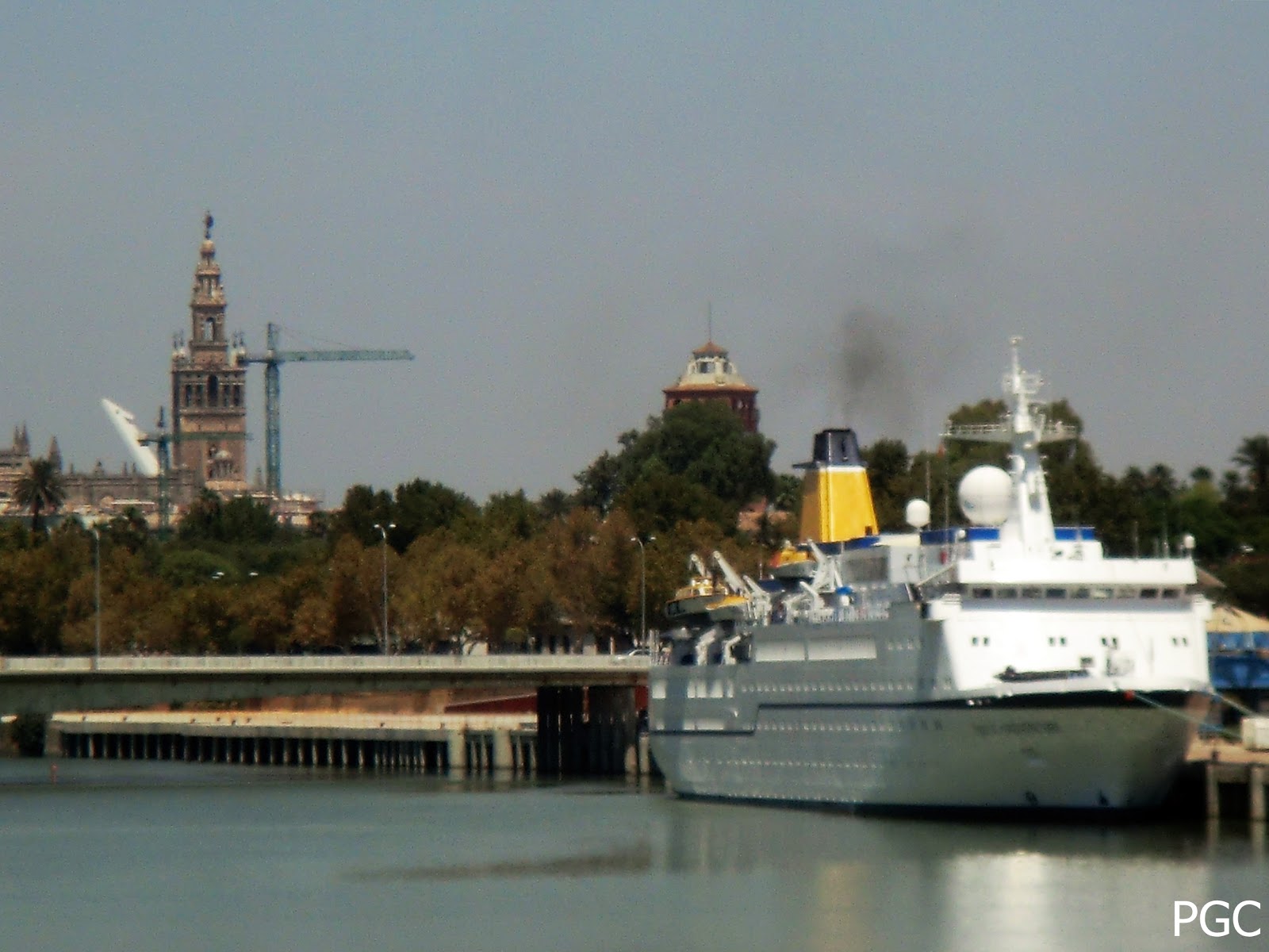 Cruceros en Sevilla: Spirit of Adventure.