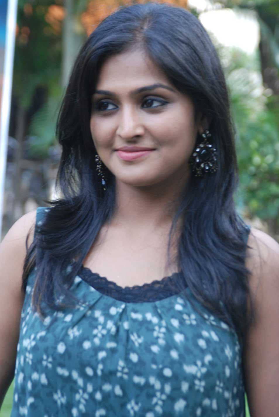 Actress Ramya Nambeesan Hot photos - Hot PHOTOSHOOT Bollywood ...