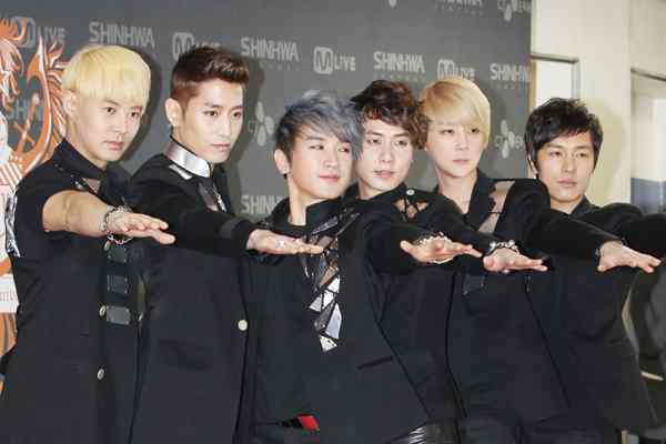 SHINHWA REVELA EL MV DE "THIS LOVE"