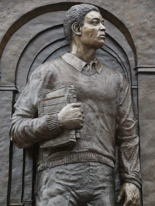 Larry's Library: TIM COLE AND MICHAEL BROWN