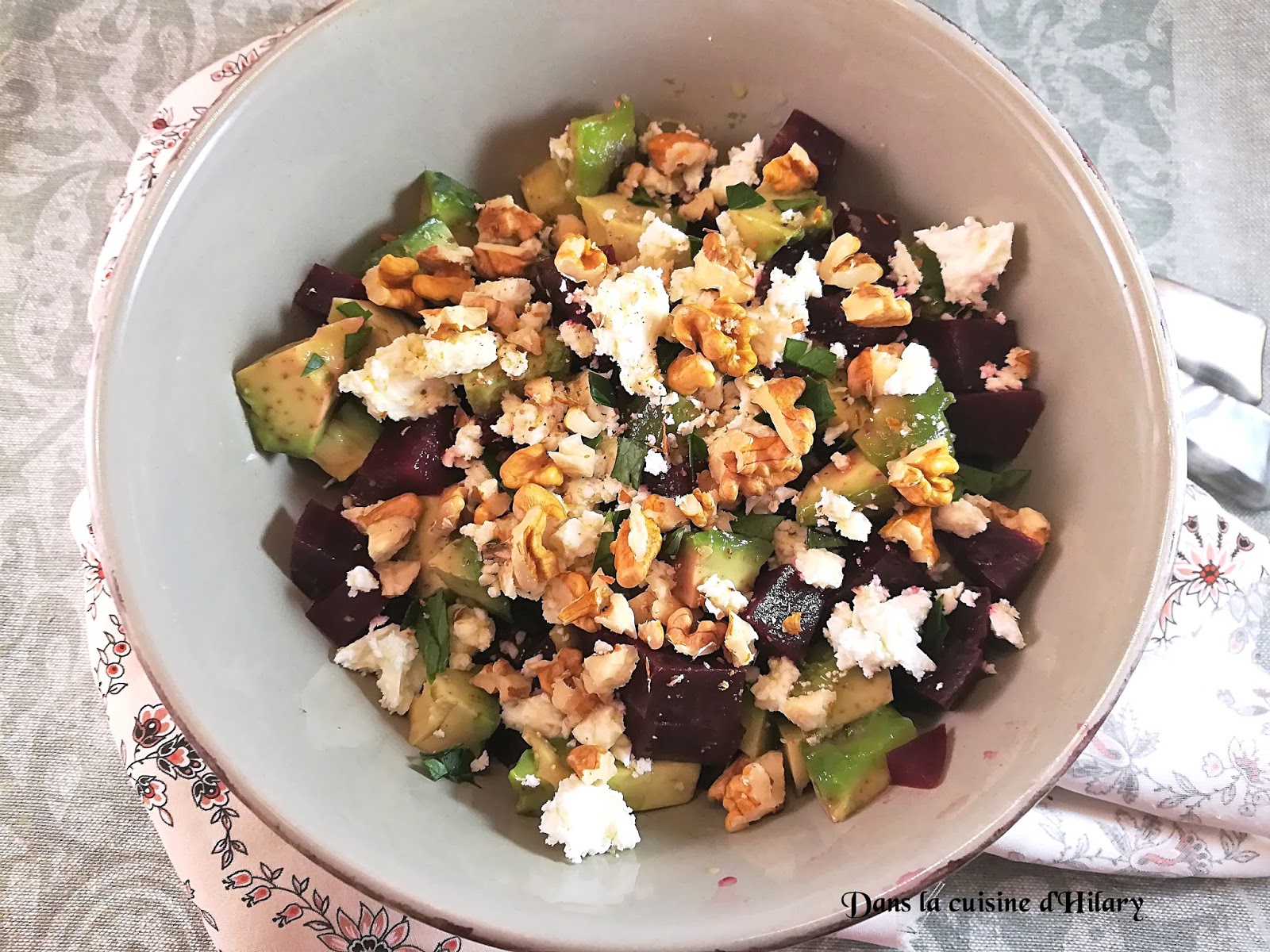 Dans la cuisine d'Hilary: Salade de betterave, avocat, feta et noix et ...