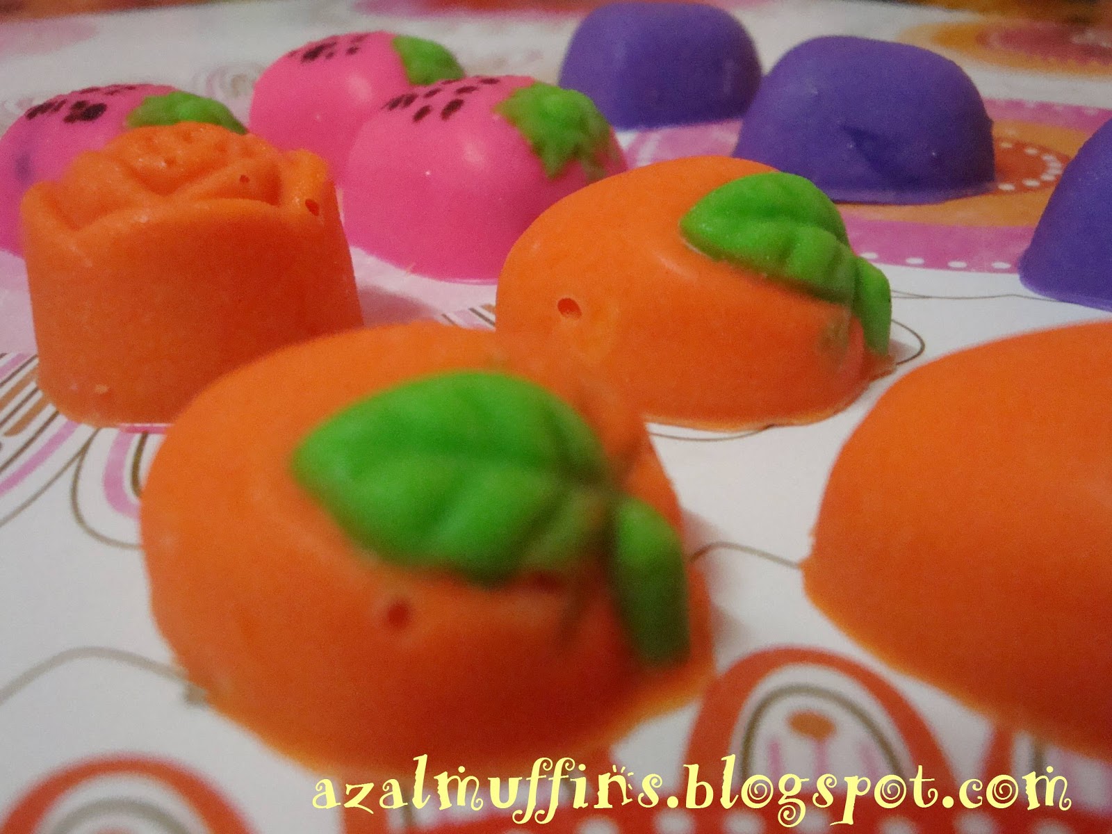 Pelbagai bentuk coklat. | Azal Muffins & Cake House