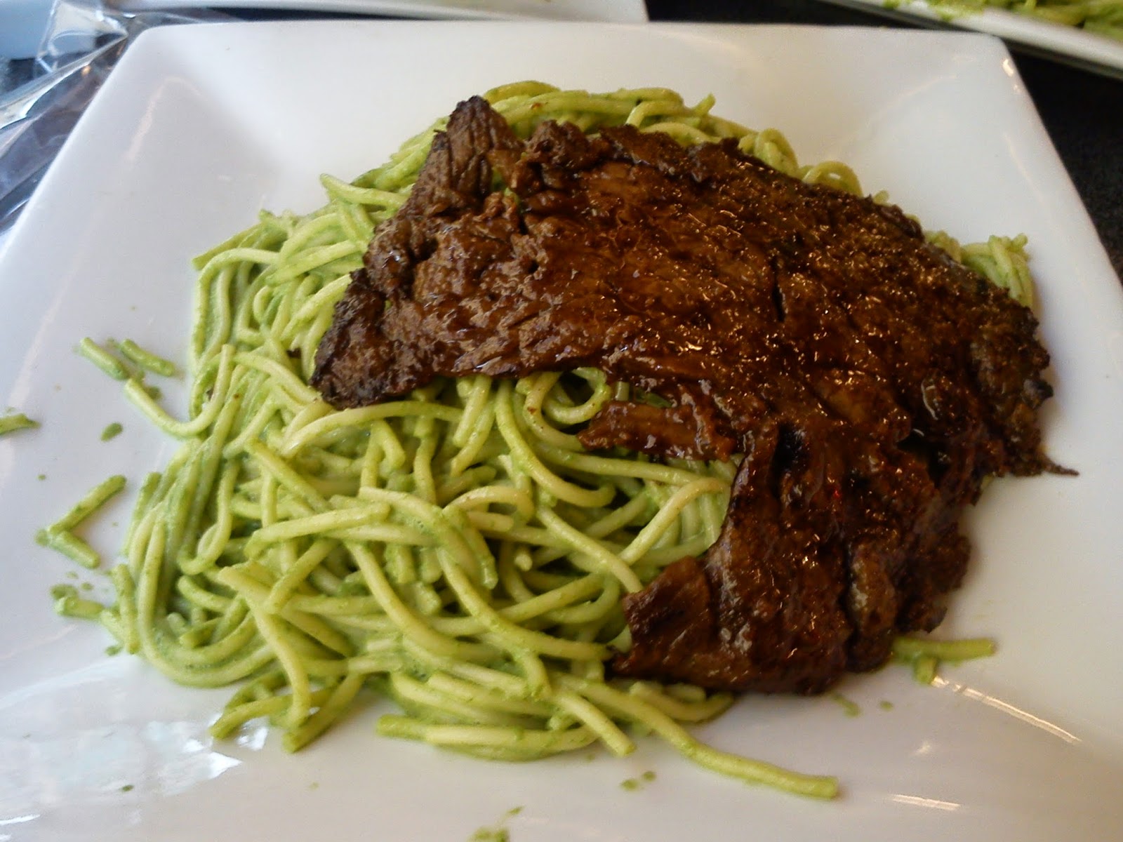 Peruvian Tallarin Verde Con Bistec Recipe - Banana-breads.com