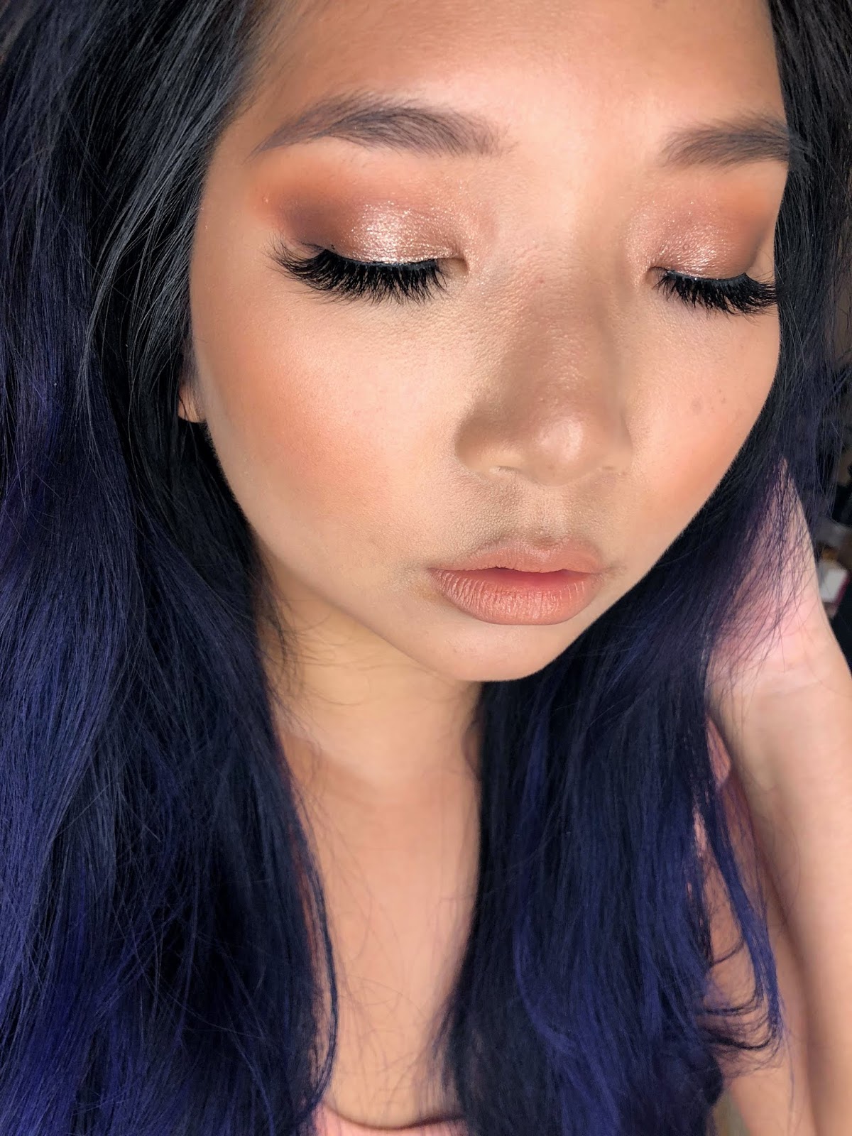 | Review | Hourglass Scattered Light Glitter Eye Shadow | PRETTY IS MY ...