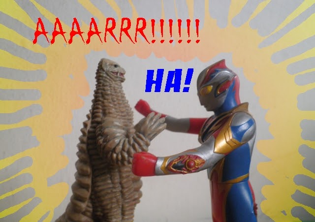 MY STORYTELLER AND BOOKCASE: TOYS TALKS - ULTRAMAN!