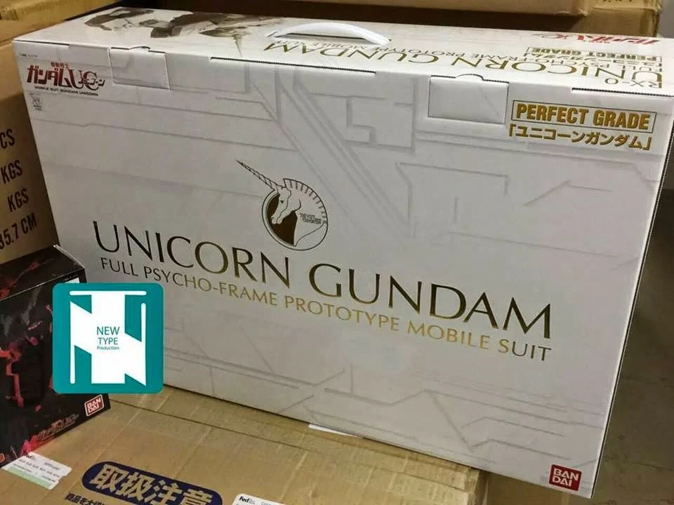 Perfect Grade Unicorn Gundam Gets its Box Opened