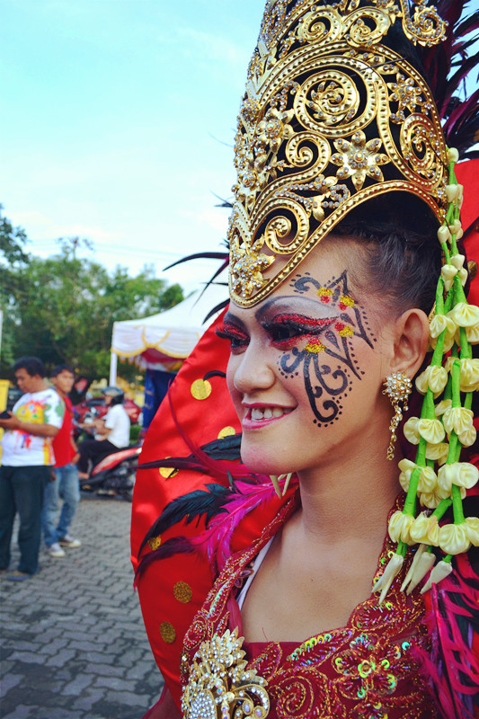 Luxurious Life and Love: Pakaian Karnaval "Pembukaan Pameran Kreatif ...