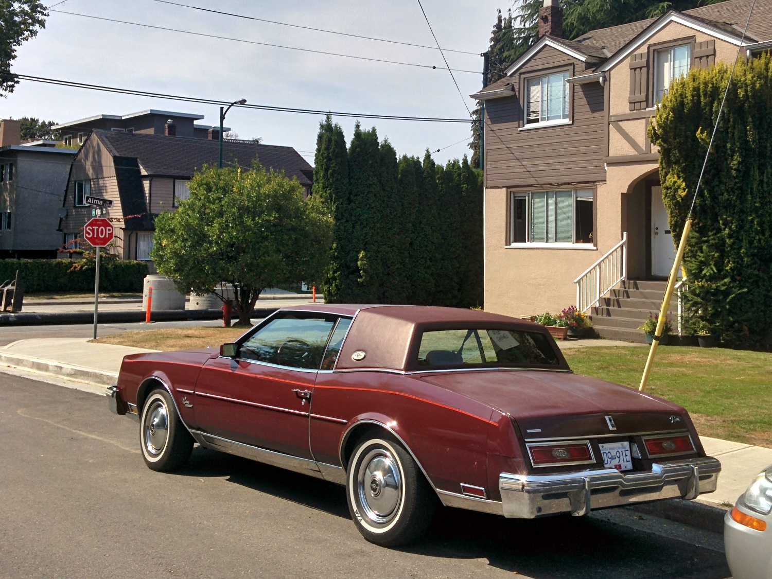 Old Parked Cars Vancouver: 1981 Buick Riviera
