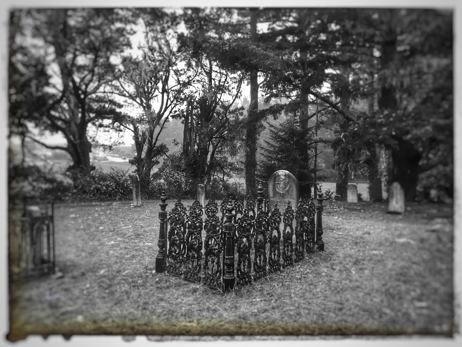 p e e z p i x: The Burying Ground