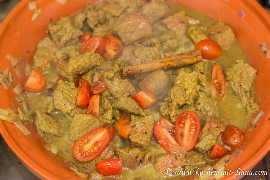 Beef tajine with figs and dates - Cooking with Diana