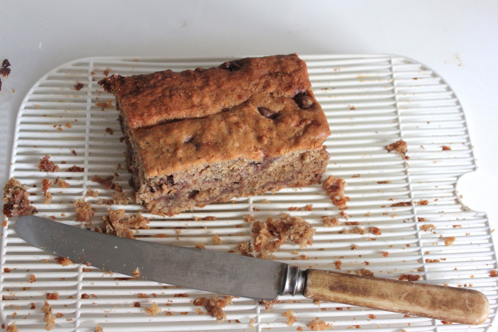 Green Gourmet Giraffe: WHB Caramel banana cake