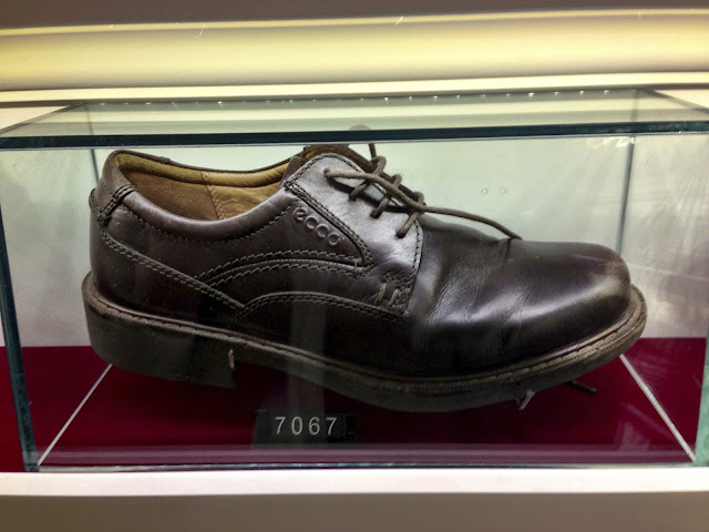 hoolawhoop: shoe throwing